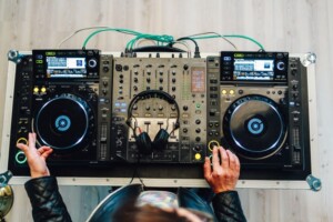 10 clásicos de música electrónica de los 2000 - MDM Música