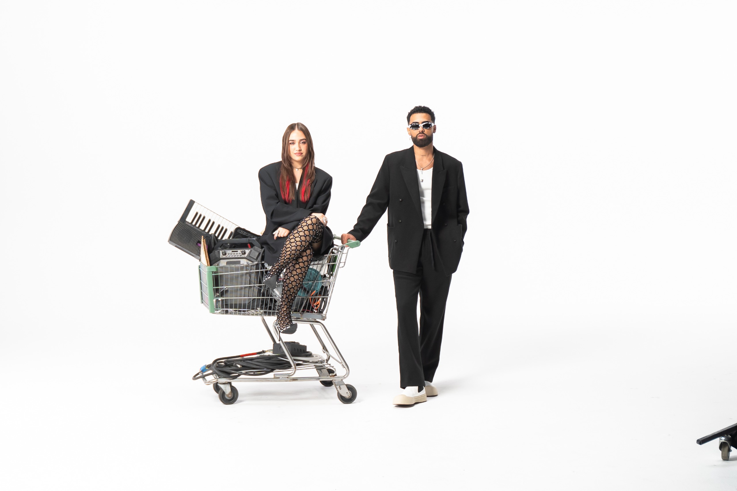 Ela Taubert y Jay Wheeler abordan el desamor en su nuevo sencillo "No ...